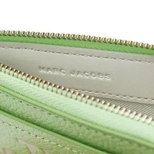 Marc Jacobs The Top Zip Multi Wallet