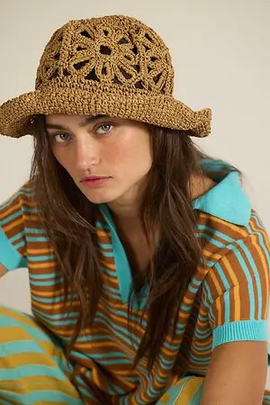 Free People Cut-out Daisy Straw Bucket Hat - Natural