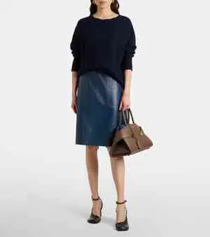 FERRAGAMO Hug Medium Leather Tote