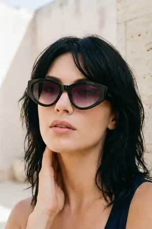 VELVET EYEWEAR Rosa Sunglasses - Black
