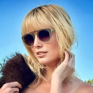 VELVET EYEWEAR Amelia Sunglasses - Mint