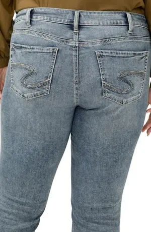 SILVER JEANS CO. Suki Curvy Mid-rise Capri Jeans