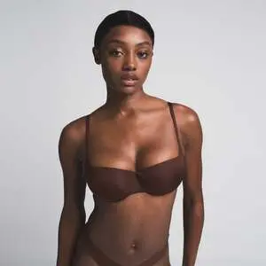 SKIMS Ultimate Balconette Push Up Bra - Cocoa