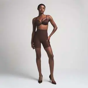 SKIMS Core Sculpt Mid Rise Short | Light Neutral | 2xs | Body Cocoa
