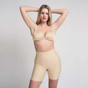 SKIMS Core Sculpt Mid Rise Short | Light Neutral | 2xs | Body Sand
