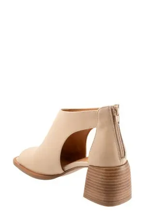 Eos Isolde Block Heel Sandal - Beige