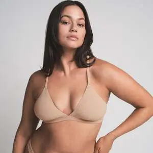 SKIMS Racerback Triangle Bralette | Light Neutral | | Fits Everybody - Clay