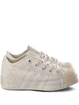 Casual adidas Low Top Sneakers