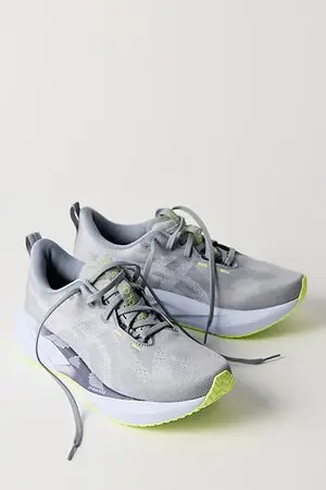 Asics Novablast 5 Sneakers - Gravel/blue Fade