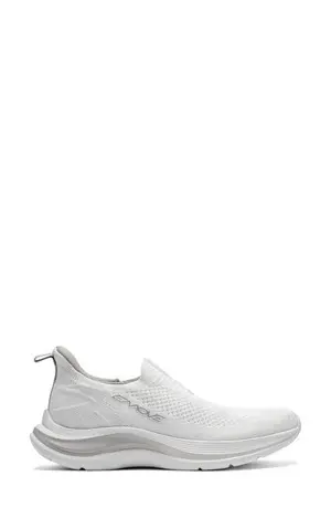 Easy Spirit Slip-on Knit Sneakers