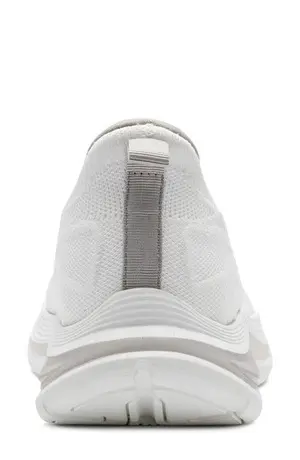 Easy Spirit Slip-on Knit Sneakers