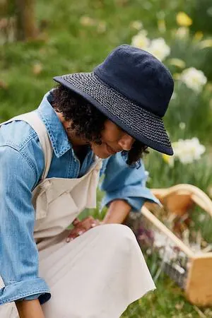 TERRAIN Crochet Brim Bucket Hat Black