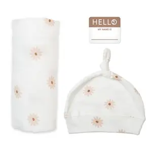 LULUJO Hello World Hat & Swaddle Set Daisies