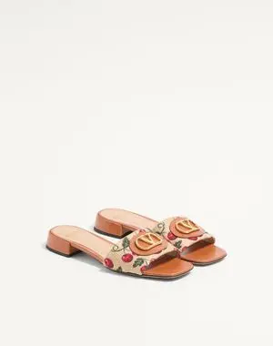 Valentino Garavani Vlogo Signature Slide Sandals - Natural/red