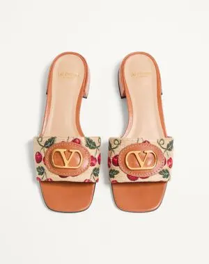 Valentino Garavani Vlogo Signature Slide Sandals - Natural/red