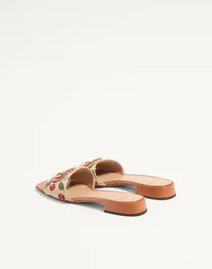 Valentino Garavani Vlogo Signature Slide Sandals - Natural/red