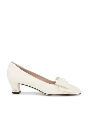 Valentino Garavani Bowow Pump - Ivory