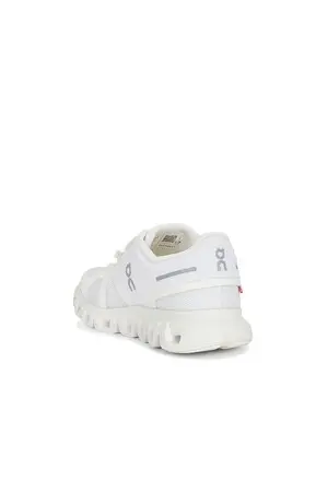 On Sneaker - White
