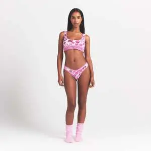 SKIMS Lightweight Cotton Lace Thong - Pink Allover Lipstick