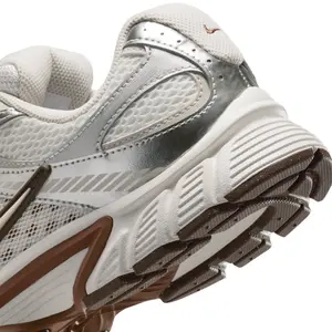 Nike V5 Rnr Athletic Shoes - White