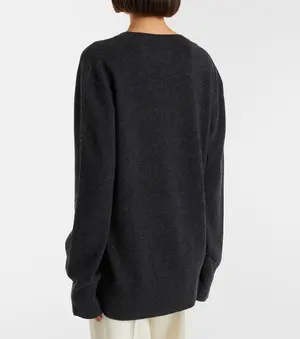 TOTEME Cashmere V-neck Sweater - Grey
