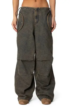 EDIKTED Regine Low Rise Oversize Parachute Jeans