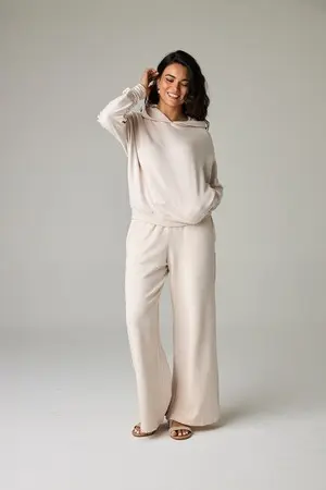 EAVOLU Baikal Eco-luxe Fleece Dolman Crop Hoodie - Bone