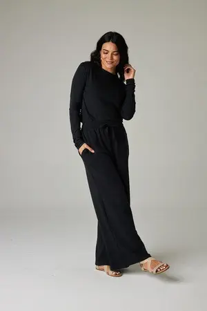 EAVOLU Baikal Eco-luxe Fleece Wide-leg Long Pant - Coal Black