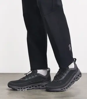 On Cloudaway 2 Athletic Trainers - Black
