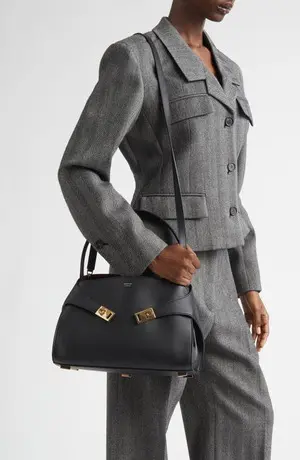 FERRAGAMO Small Hug Leather Satchel - Nero/borgogna