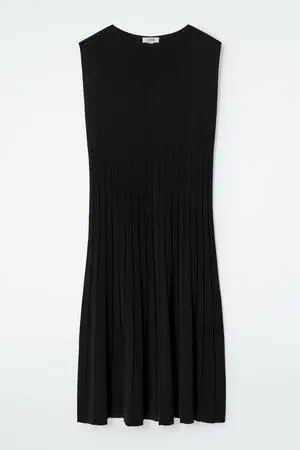 Cos Knitted Pleated Maxi Dress - Black