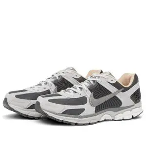 Nike Zoom Vomero 5 Cn Sneakers