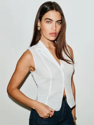 REFORMATION Kady Sleeveless Vest With Scallop Trim - Ivory