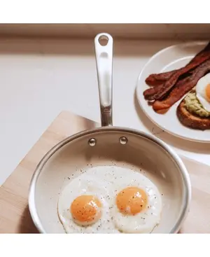 MADE IN 8 Nonstick Frypan