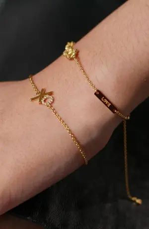 GWEN BELOTI Lip Love Charm Bracelet