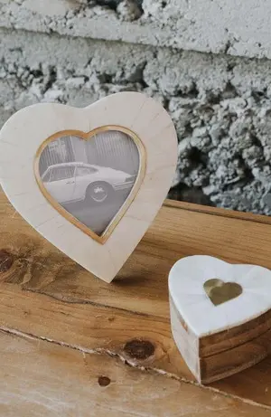 MATR BOOMIE Mukhendu Heart 3x3 Cream Picture Framehandmade
