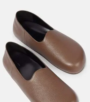 THE ROW Hugh Leather Slip-on Shoes - Brown