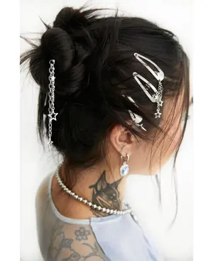 VELVET LUNA Steel Hair Pin With Star Charm