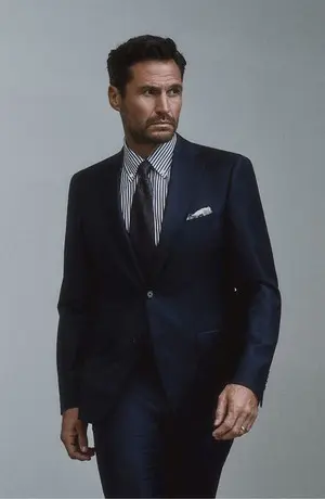HERITAGE GOLD Honey Way Regular Fit Super 150s Wool Suit