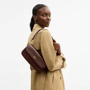 COACH Brook Flap Chain Bag - Brass/maple