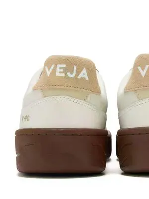 VEJA V-90 Sneakers
