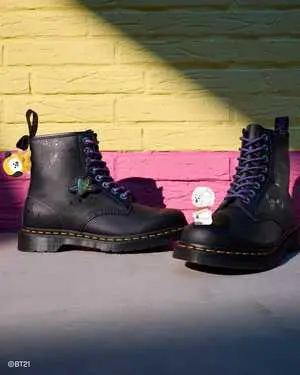 Dr. Martens 1460 Bt21 Leather Lace Up Boots - Black