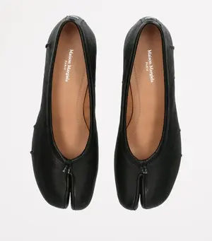 MAISON MARGIELA Suede Tabi Ballerina Pumps - Black