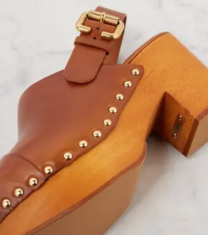 Chloé Jeannette Leather Wedge Clogs - Brown