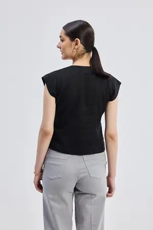 REISTOR Deep V-neck Short Top - Black