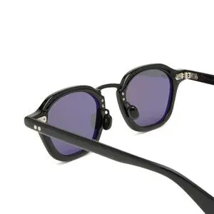 AKILA Iris Sunglasses - Black
