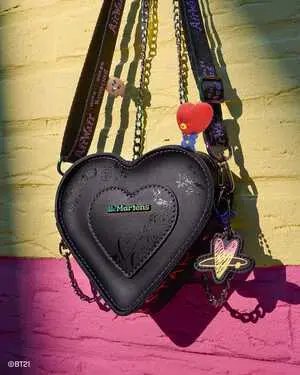 Dr. Martens Bt21 Mini Heart-shaped Leather Bag