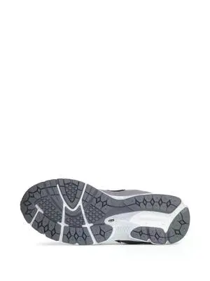 NEW BALANCE 2002r Sneakers - Grey