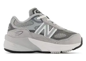 NEW BALANCE 990v6 Sneakers