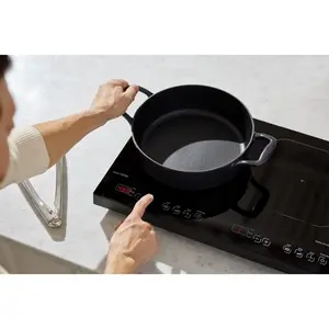 ALL-CLAD 12 Enameled Cast Iron Skillet With Lid